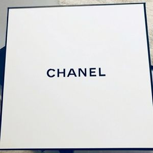 CHANEL | Makeup | Chanel New White And Black Keepsake Gift Box | Poshmark